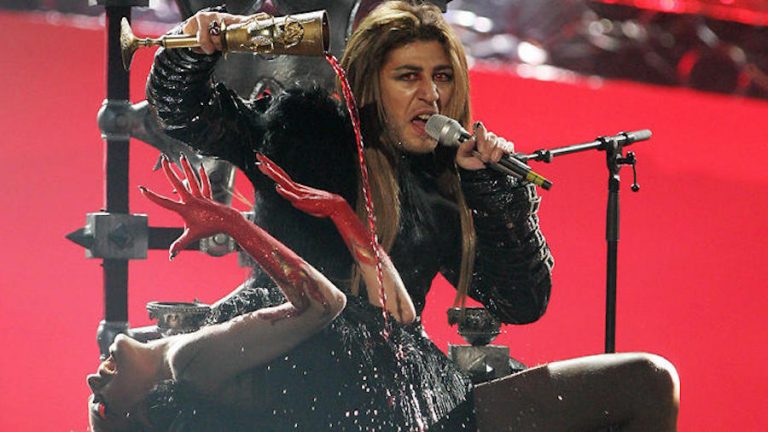 ≡ 16 Most Memorable Eurovision Looks 》 Her Beauty