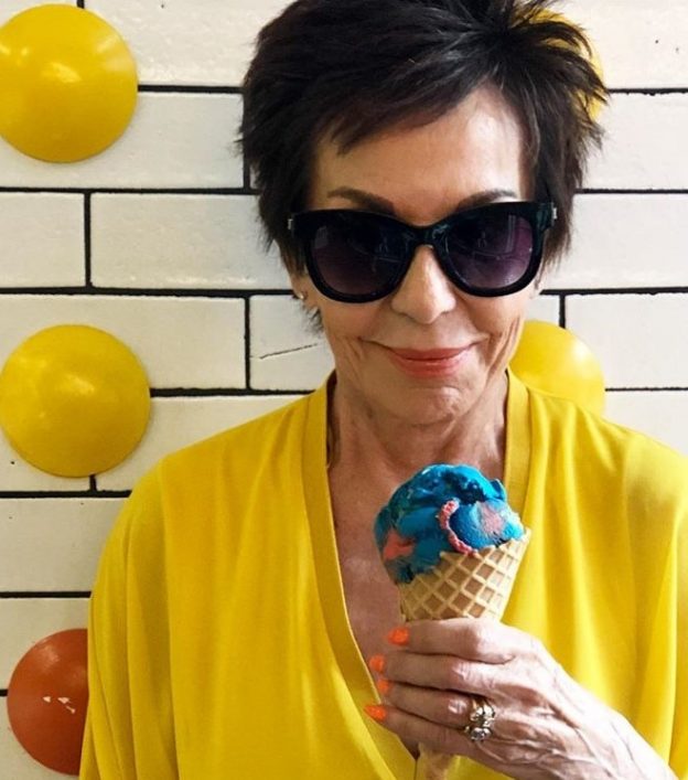 ≡ 12 Over-50 Women With Ridiculously Good Style 》 Her Beauty