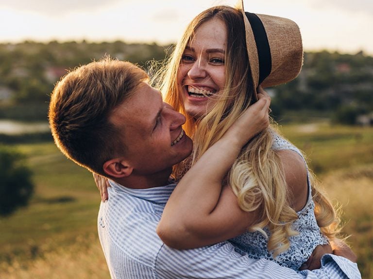 ≡ 9 Ways to be a Better Girlfriend 》 Her Beauty