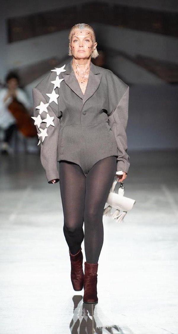 ≡ Only Models Aged 50+ Walked This Runway At UFW And It Was Glorious ...