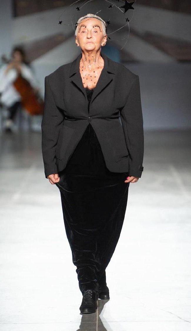≡ Only Models Aged 50+ Walked This Runway At UFW And It Was Glorious ...