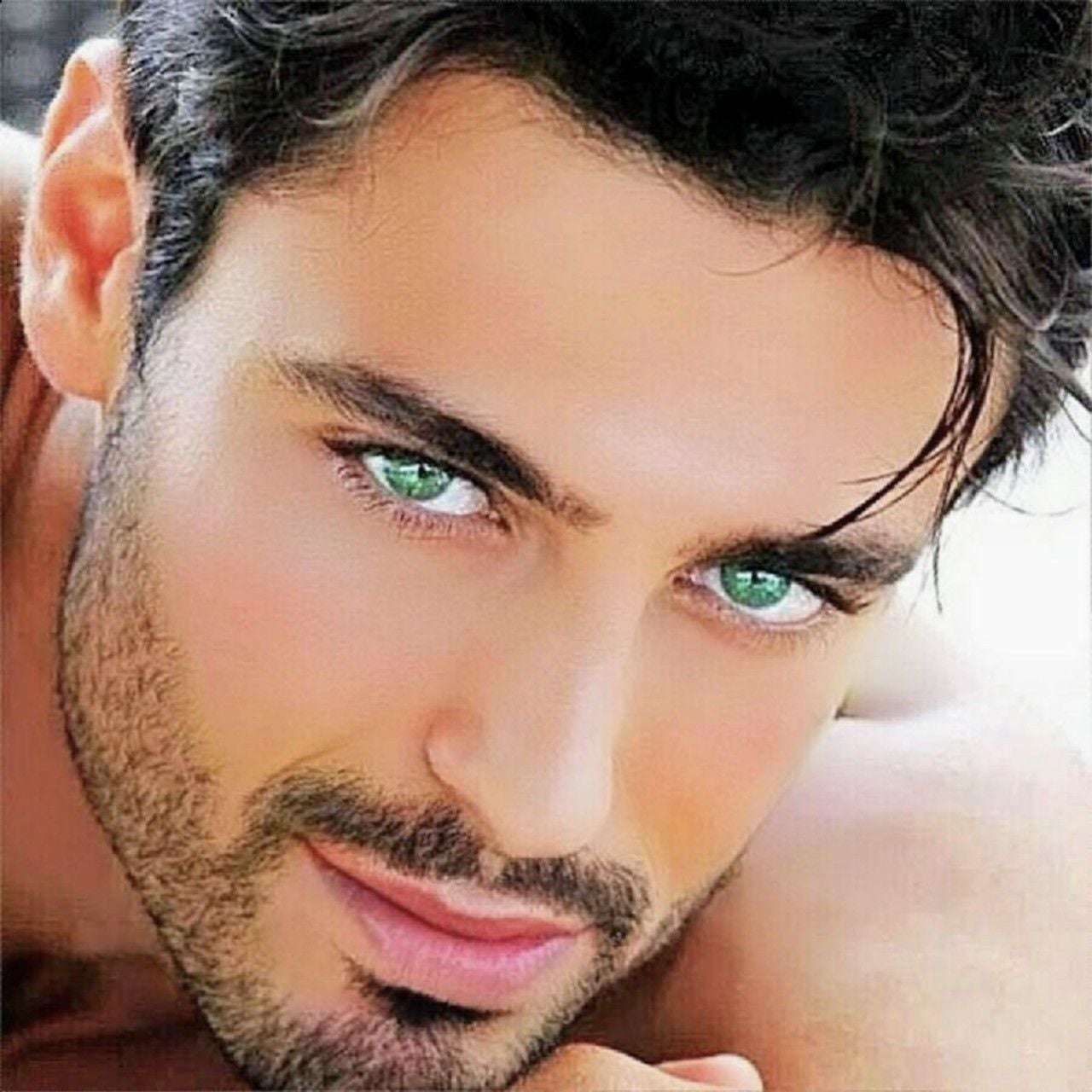 ≡ The Truth About Green Eyes 》 Her Beauty