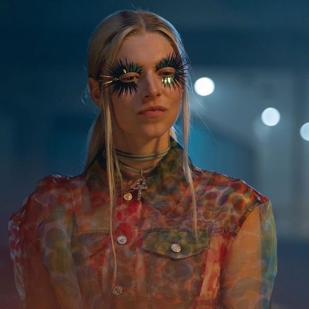 ≡ 7 of the Best Outfits From Euphoria Season One 》 Her Beauty