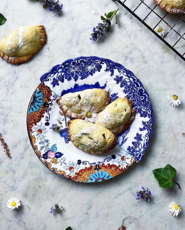 ≡ Creative Hybrid Plates Combine The East and The West 》 Her Beauty