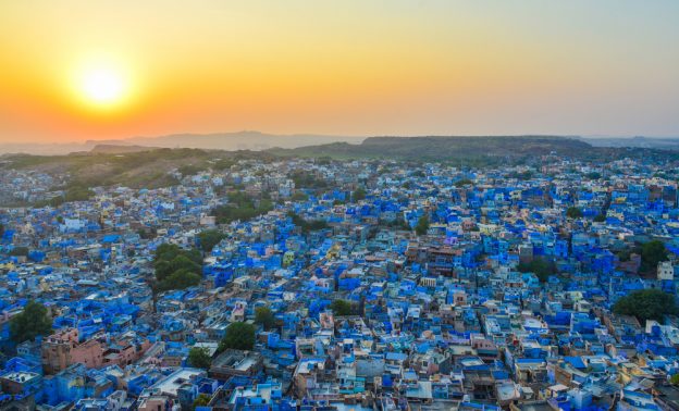 ≡ 5 Blue Cities From Around the World 》 Her Beauty