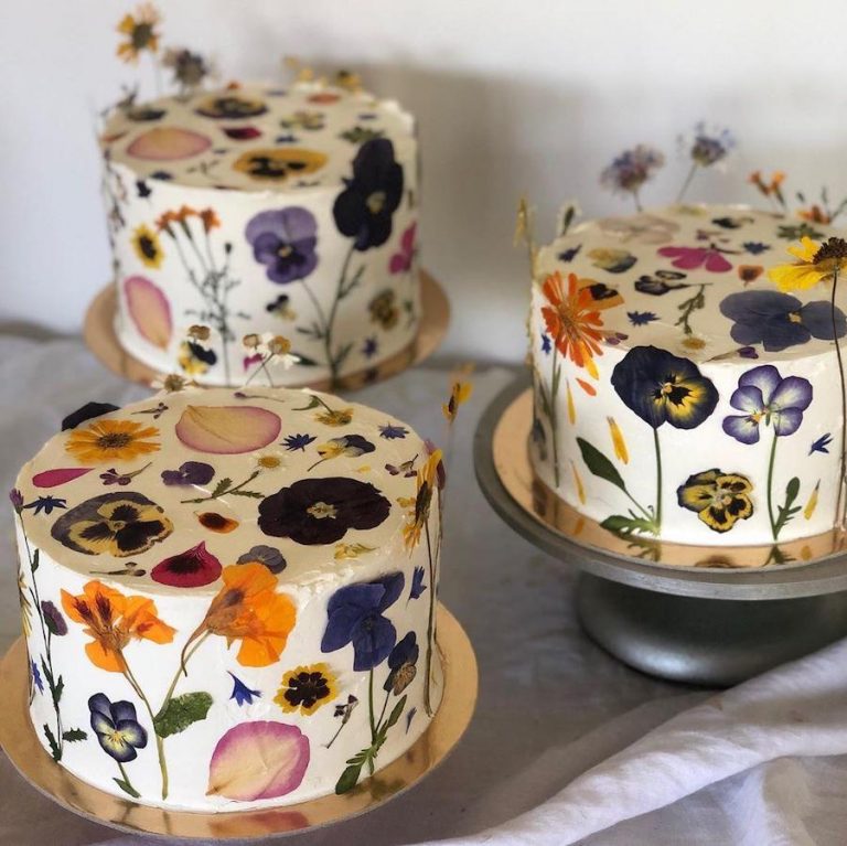 ≡ These Victorian Looking Pressed Flower Cakes Are The Bomb 》 Her Beauty