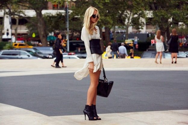 ≡ 6 Fashion Items That Are Extremely Uncomfortable in Real Life 》 Her ...