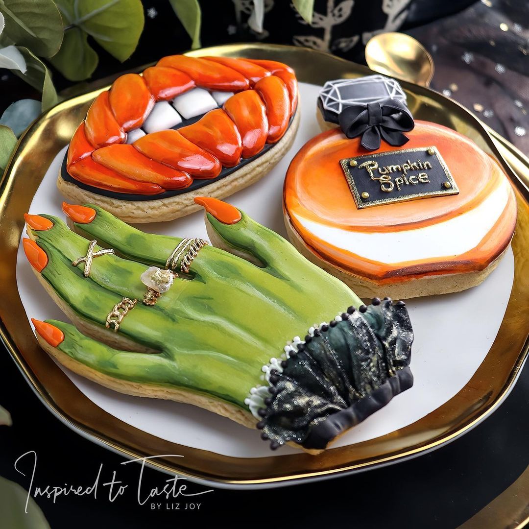 ≡ Jaw-dropping Designer Outfits Made From Cookies 》 Her Beauty