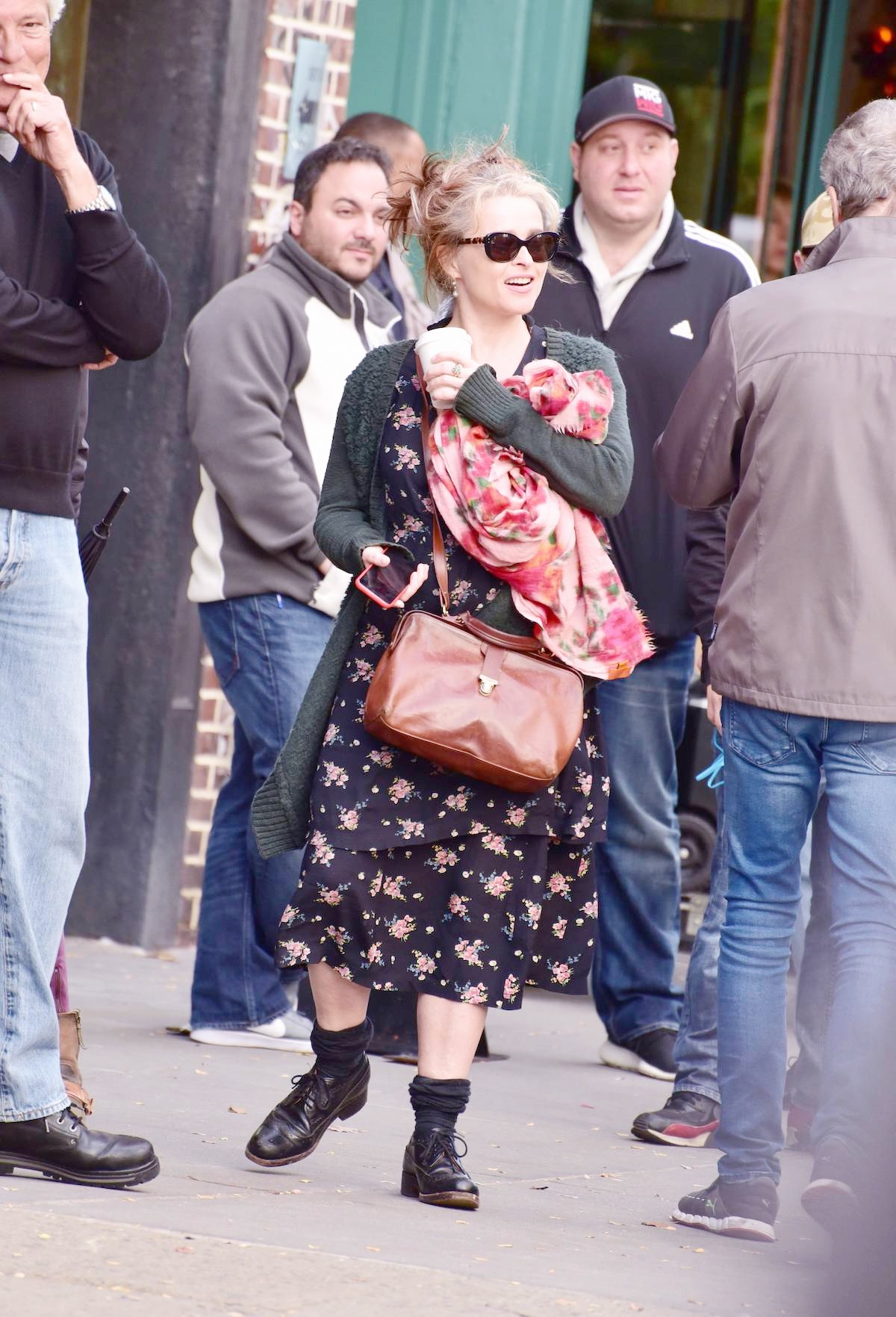 ≡ Helena Bonham Carter And Her Unique Street Style 》 Her Beauty