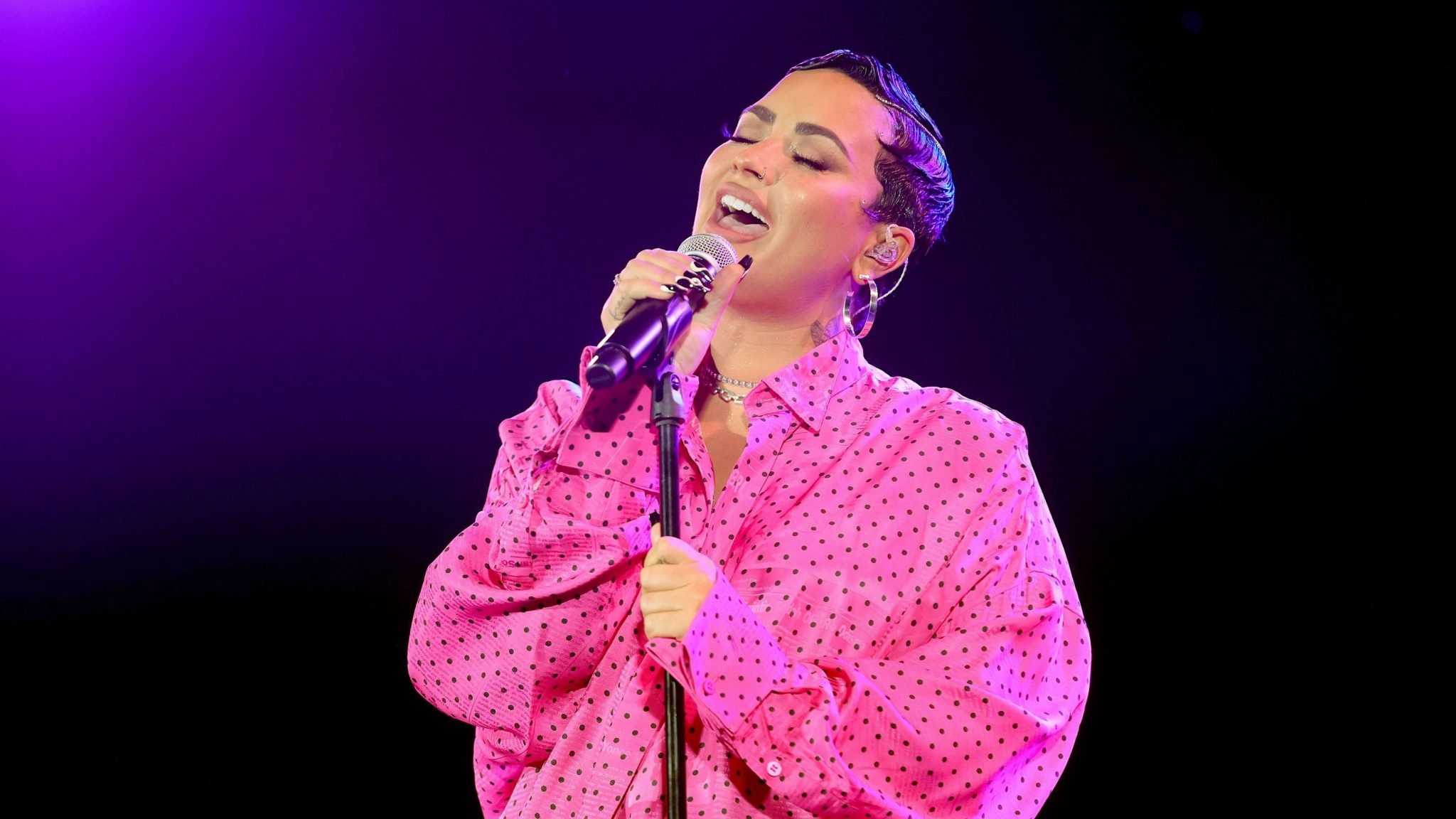 ≡ Demi Lovato Is Non Binary, Comes Out As They/Them 》 Her Beauty