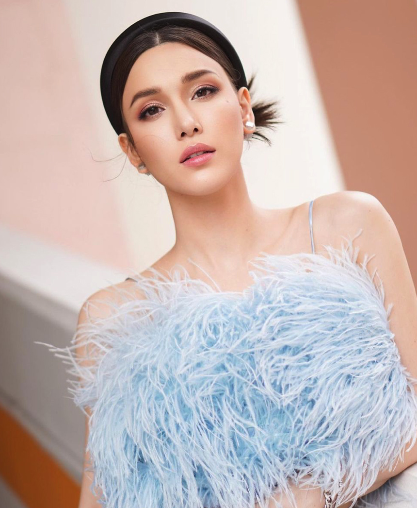 ≡ 6 เรื่องราวเกี่ยวกับดาราสาว แจ๊คกี้-ชาเคอลีน มึ้นช์ 》 Her Beauty