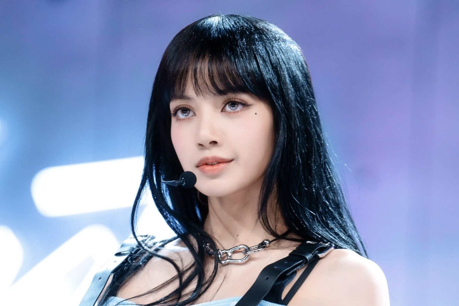≡ Ở tuổi 27, Lisa (BlackPink) giàu có cỡ nào? 》 Her Beauty