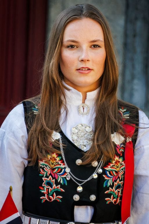 ≡ Meet the Future Queens of Europe – 5 Princesses Ready to Rule 》 Her ...