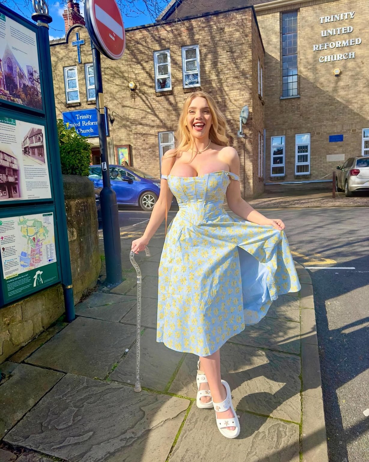 ≡ 12 Fuller Bust (DD+) Bloggers You Need To Follow 》 Her Beauty