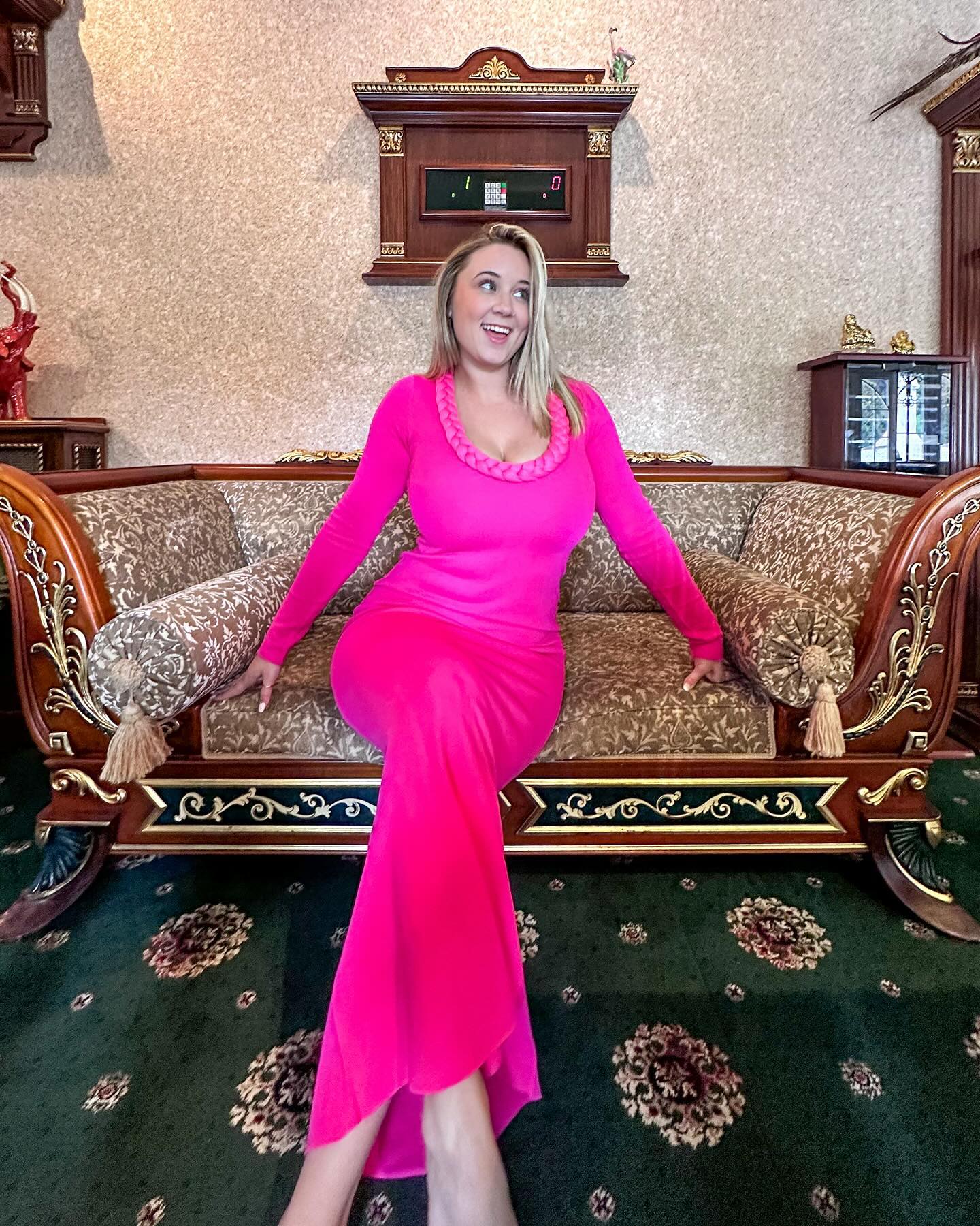 ≡ 12 Fuller Bust (DD+) Bloggers You Need To Follow 》 Her Beauty